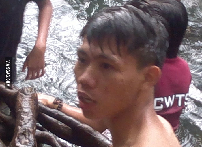 A huge wave of zombies is approaching.. - 9GAG