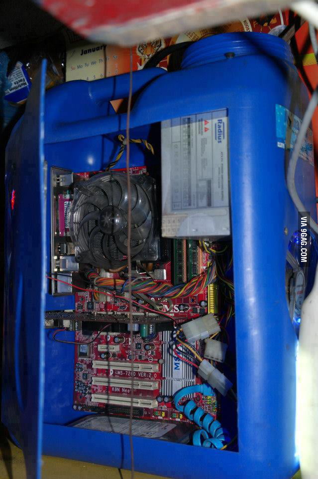 CPU IN WATER CONTAINER! - 9GAG