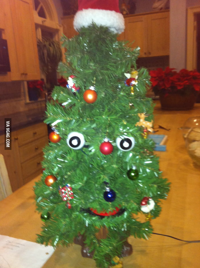 Creepy Christmas Tree - 9GAG