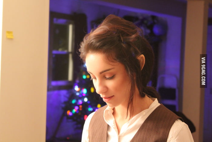 Cute Hobbit Girl Going to the Midnight Premiere - 9GAG