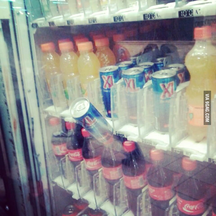 F**k you to vending machine - 9GAG