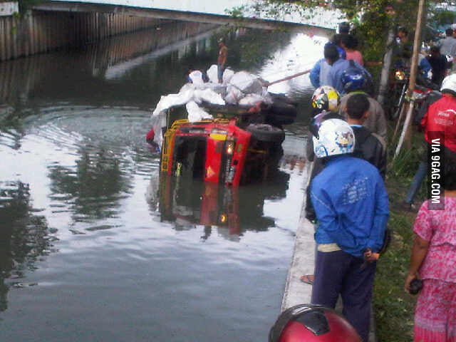 Super High Driver - 9GAG