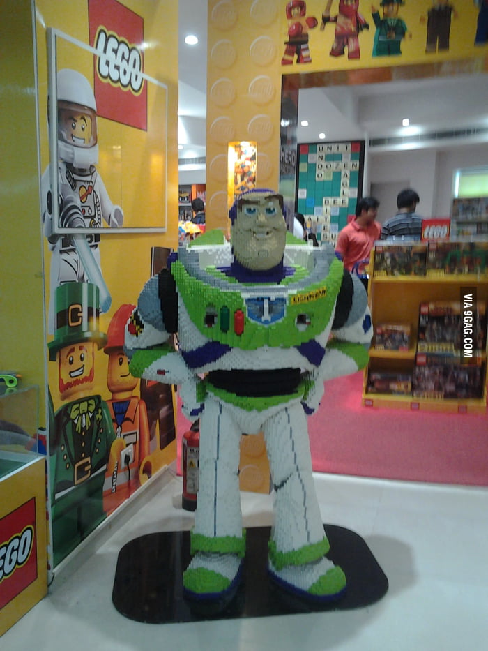 Human sized LEGO Buzz Lightyear - 9GAG
