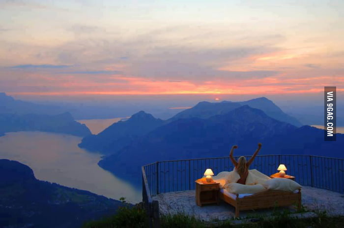 Perfect Place To Wake Up 9GAG perfect-place-to-wake-up-9gag