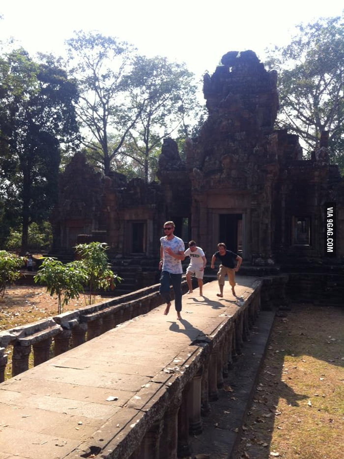 Real life Temple Run - 9GAG