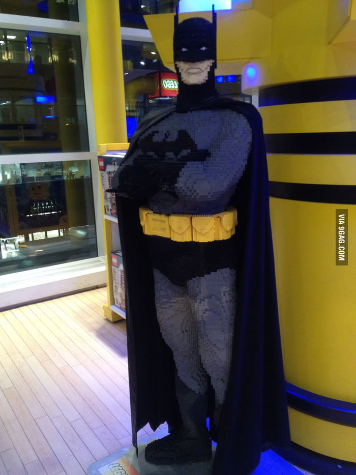 Life sized Batman made completely out of legos! - 9GAG