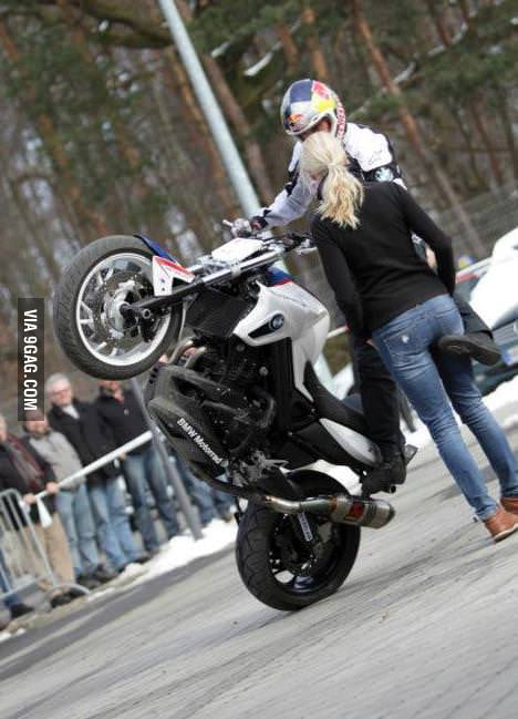 Grabbing ass : Level Chris Pfeiffer - 9GAG