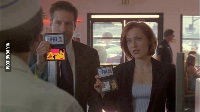 Agents Mulder and Scully, FBI. - 9GAG