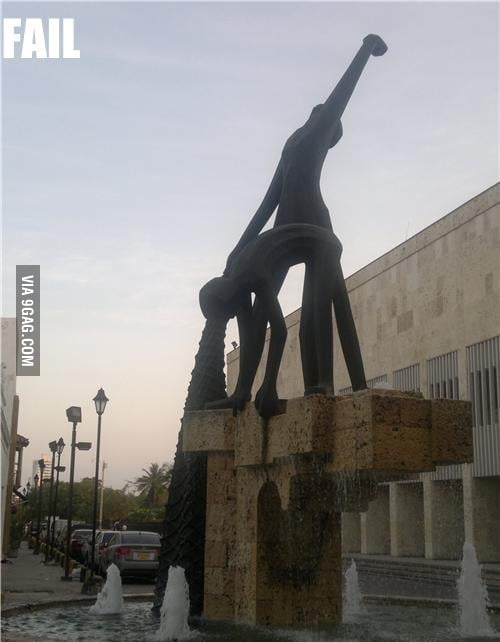 Statue Position FAIL - 9GAG