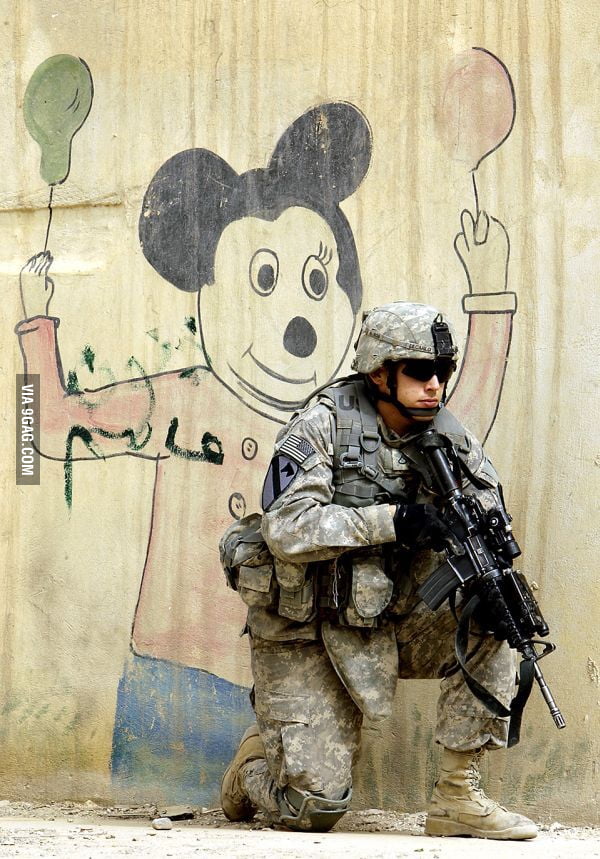 Mickey & Soldier - 9GAG