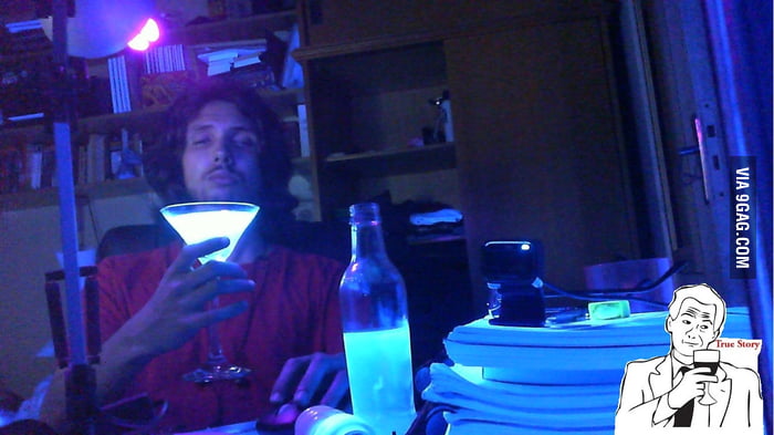 Tonic water + black light = True Story Bro! - 9GAG