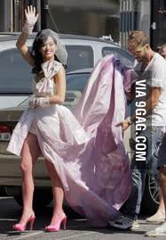 Itching to peek under her dress - 9GAG