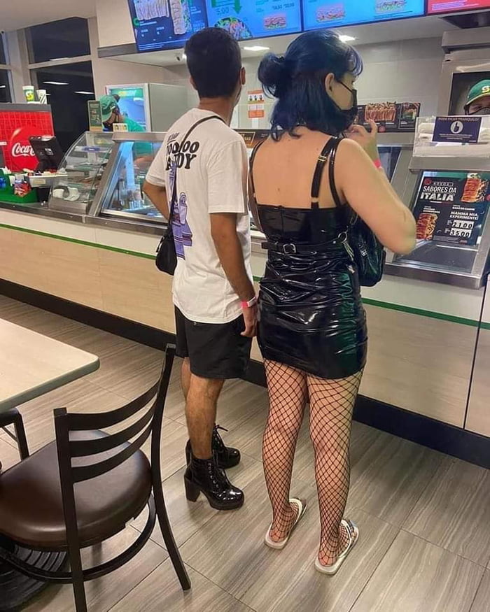 Pro/Pro+ user with his girlfriend ! - 9GAG