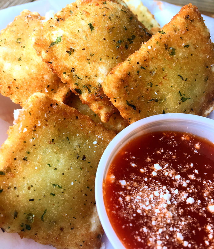 Toasted Ravioli. This is food perfection, for me. - 9GAG