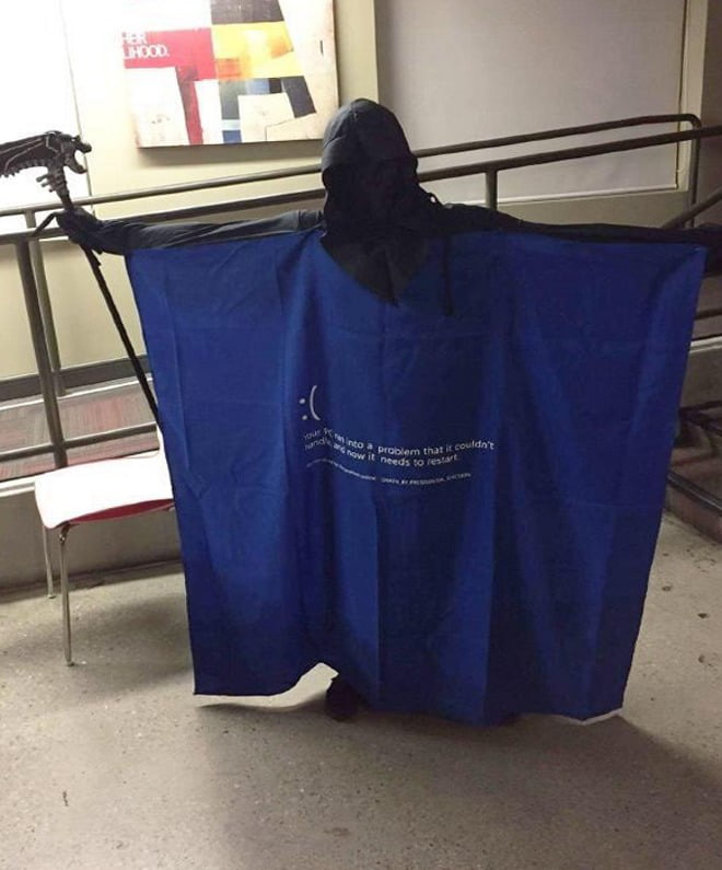 Blue screen of death - 9GAG