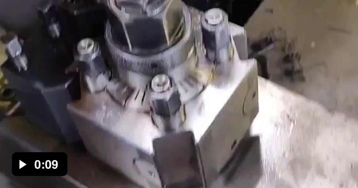 The sound makes it extra satisfying - 9GAG