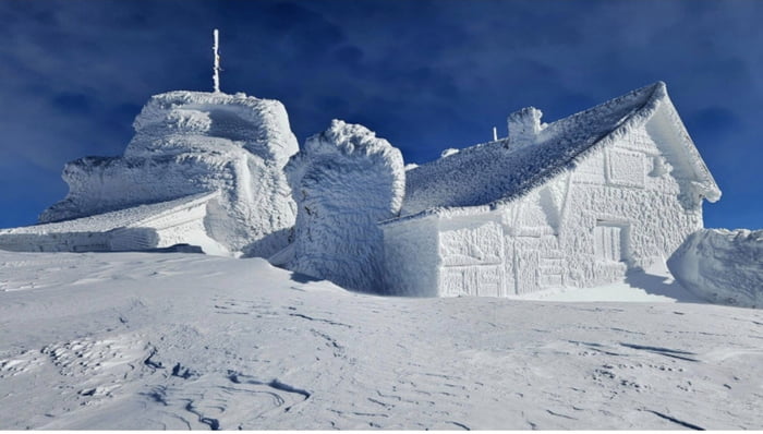Winter creates truly spectacular images at high altitudes. The weather ...