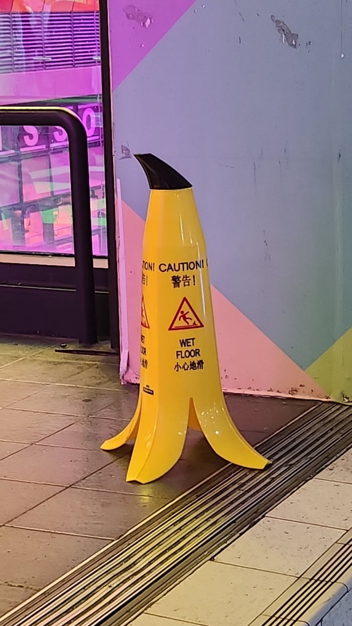 Banana sign - 9GAG