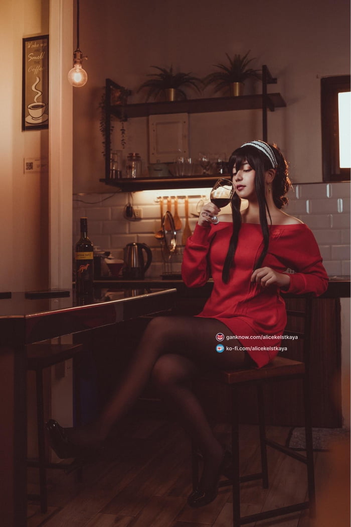 Yor forger by Ultimate Senpai Alice - 9GAG