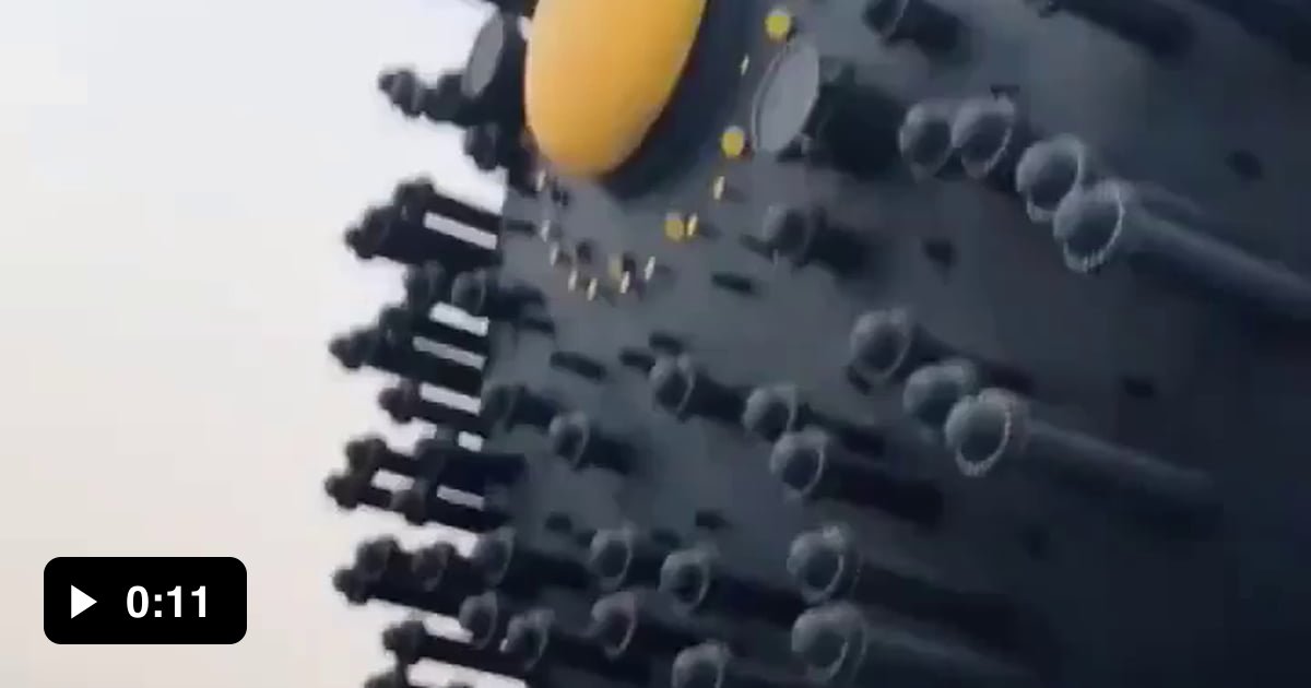 500 tires were needed to move one of the world's largest hydrocracking reactor. - 9GAG