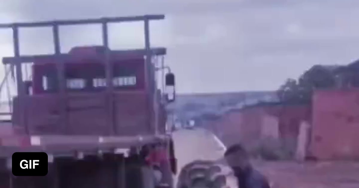 How to properly load a heavy wheel onto your truck trailer - 9GAG