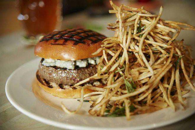 Spotted pig cheeseburger and fries - 9GAG