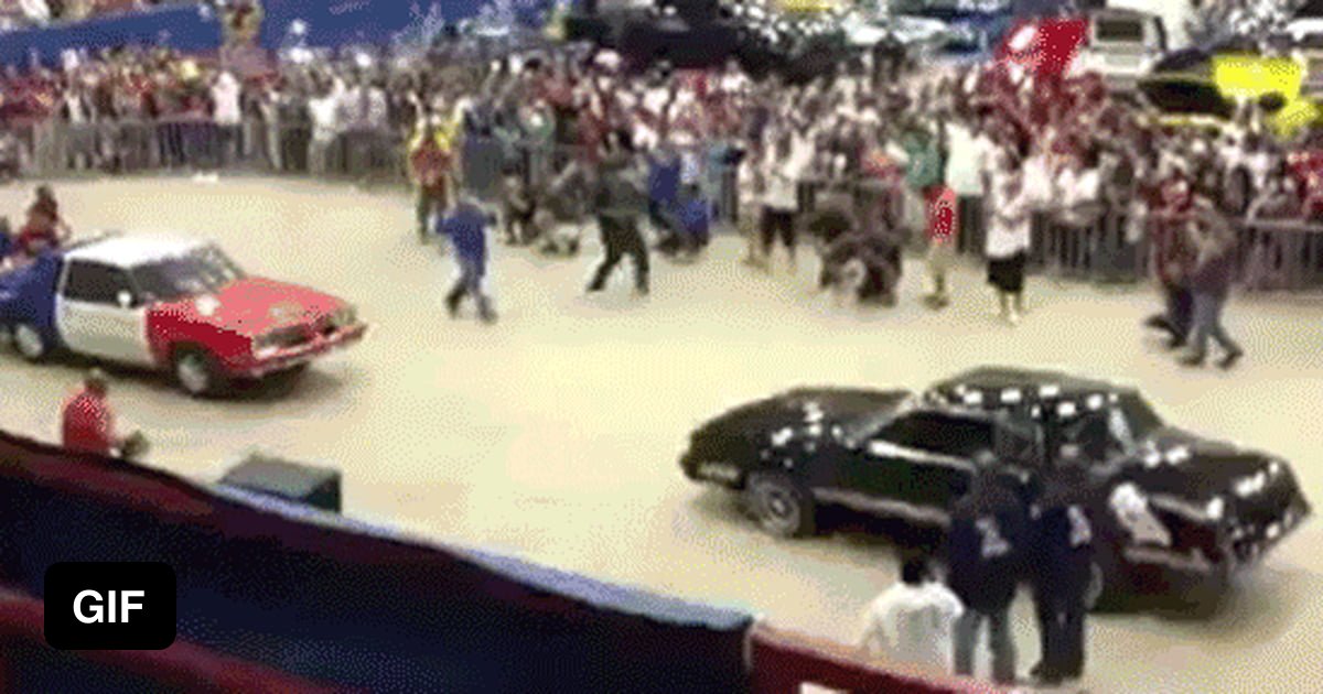 So apparently low rider fighting is a thing... - 9GAG
