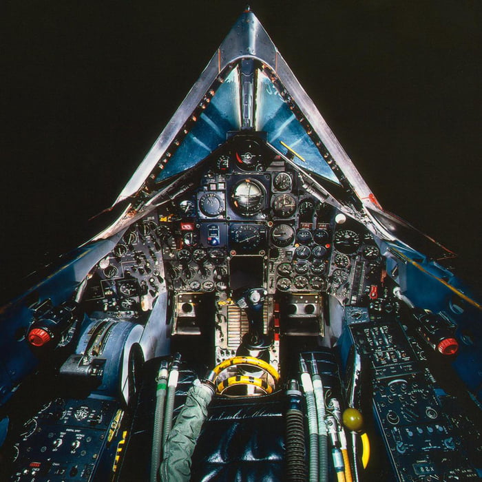 Cockpit of a SR-71 Blackbird - 9GAG
