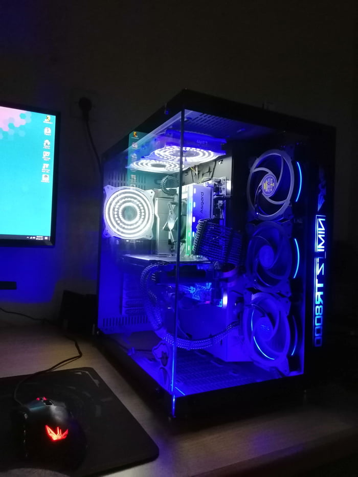 Rate my setup, specs is potato though - 9GAG