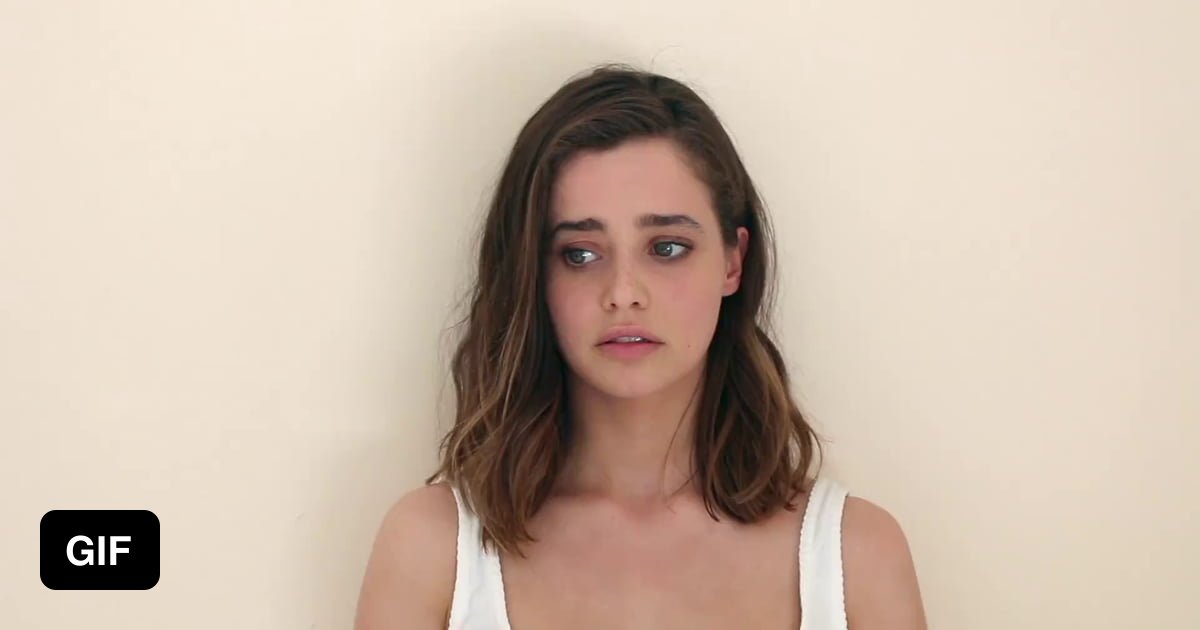 Holly Earl - 9GAG
