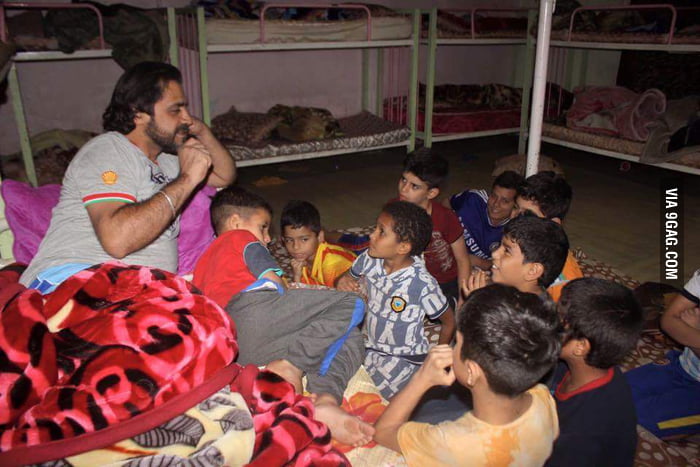 Iraqi man takes care of 32 orphans in his own 2-bedroom apartment - 9GAG
