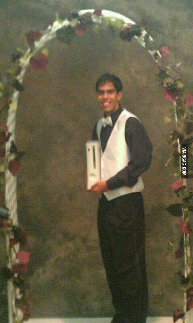 Gamers be like: BEST PROM DATE EVER! - 9GAG