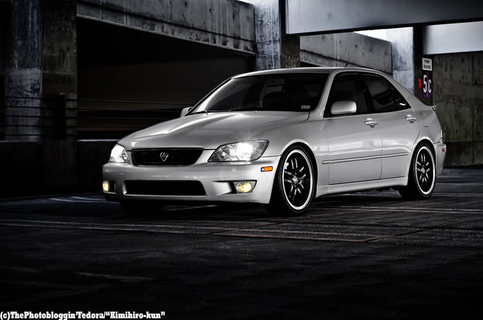 Toyota altezza - 9GAG