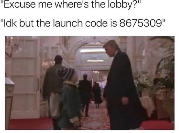 FBI! Nobody move! Unless you’re Hillary. - 9GAG