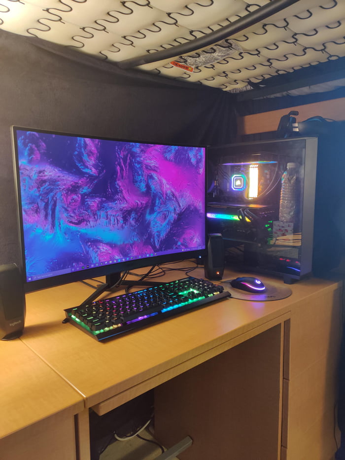 College dorm setup - 9GAG