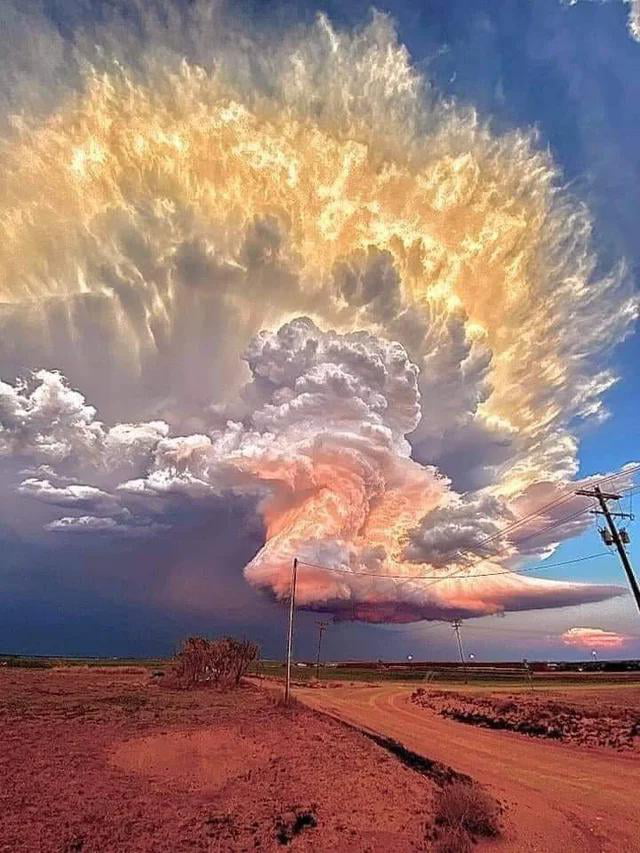 West Texas storm chaser Laura Rowe captured the picture of a lifetime ...