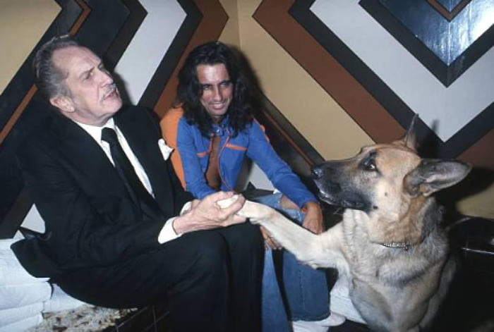 Vincent Price, Alice Cooper, and a very good dog (1975) - 9GAG