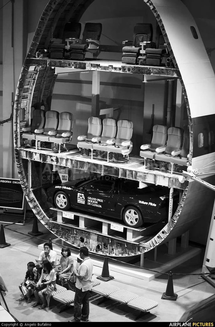 Boeing 747 cross section… - 9GAG