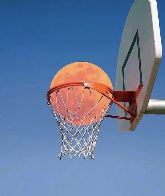 Moon Basketball - 9GAG