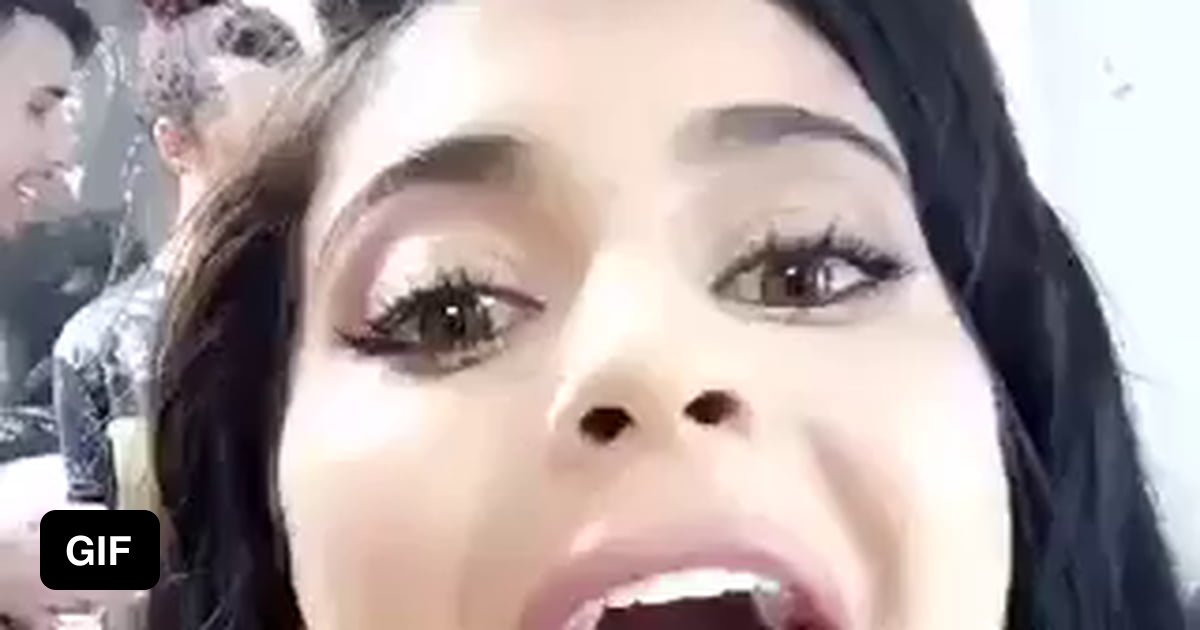 Kylie Jenner Showing Her Tongue 9gag