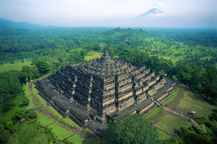 Borobudur temple in Indonesia, is the largest buddhist temple in the ...