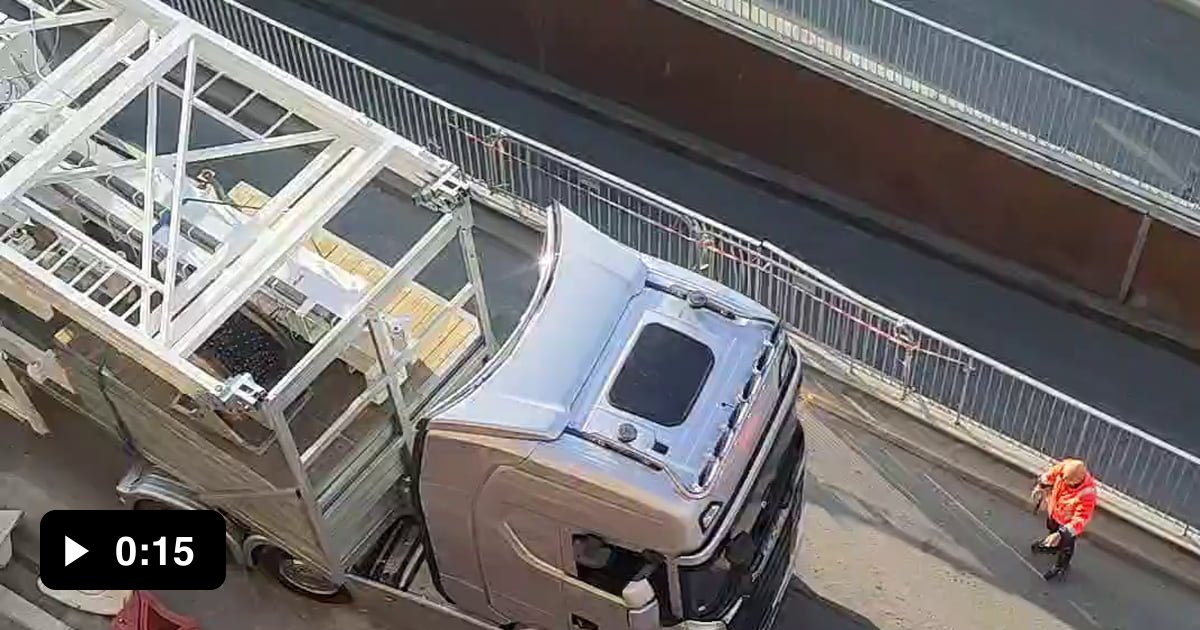 Tire explosion - 9GAG