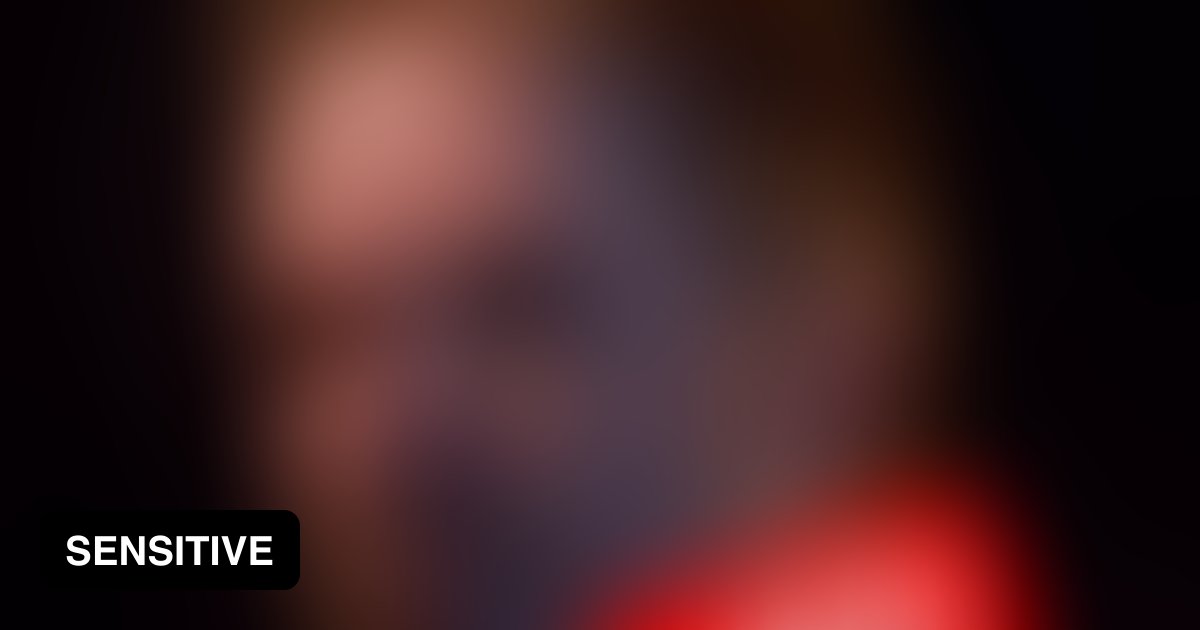 Turning terrible dating app messages into a dramatic song. - 9GAG