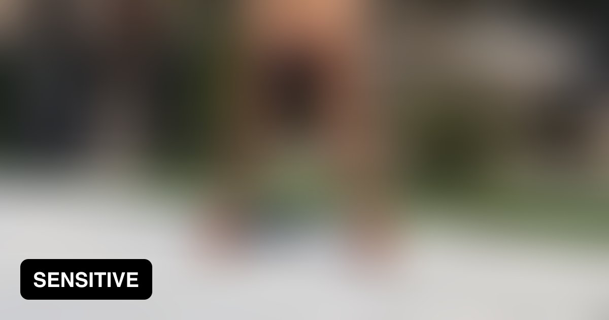 My back hurts just watching this level of flexibility - 9GAG