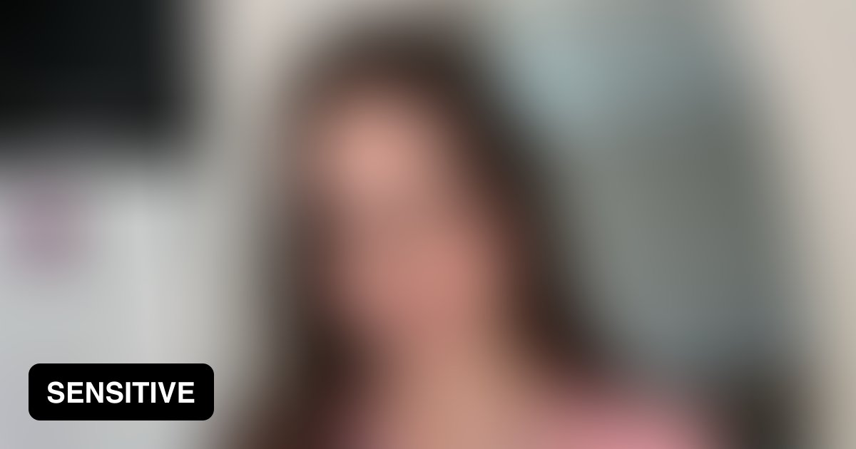 That tight pink top - 9GAG