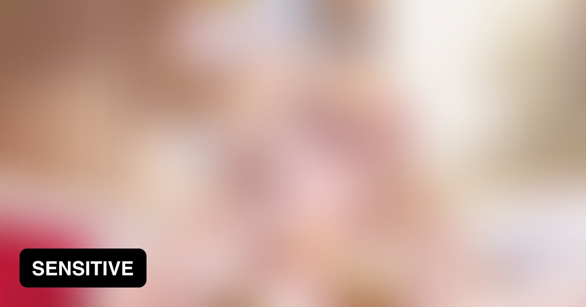 Gold bikini Cartethyia - 9GAG