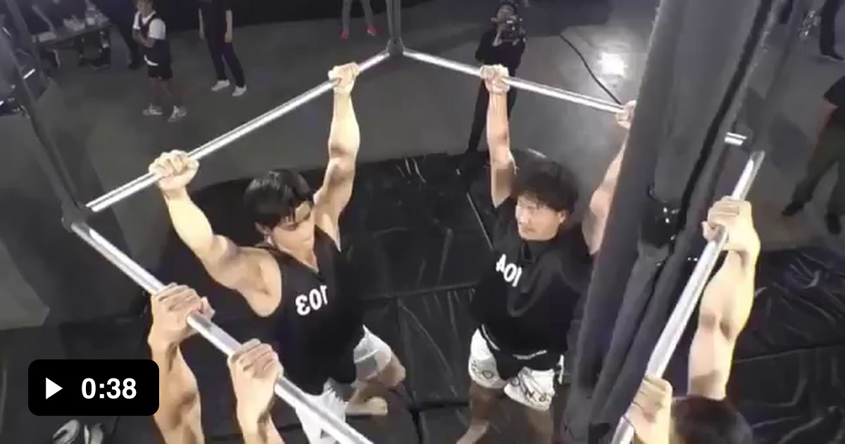 Four Way Chicken Fight Gladiators - 9GAG