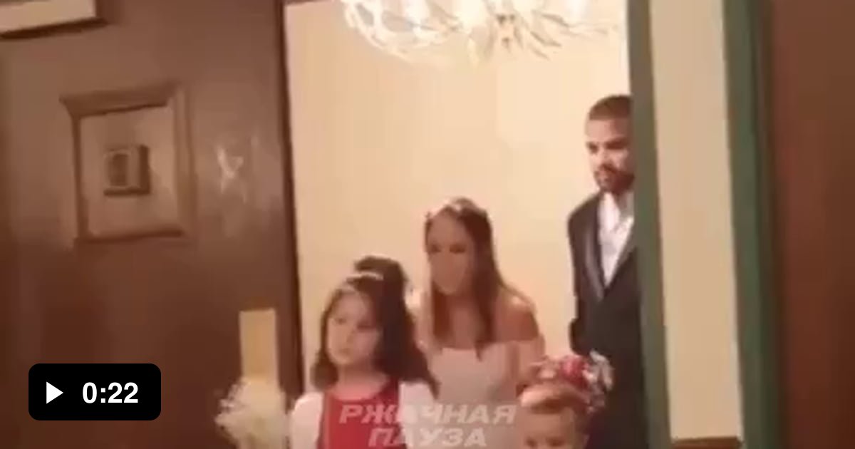 When you realise that your sister is moving out and her room will be yours. - 9GAG