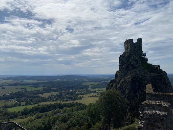 Looking forward for KCD2 (Trosky castle view from Pana to Baba) - 9GAG