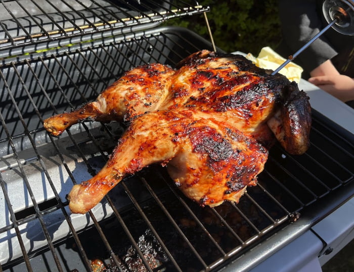 I know its a gas grill, but hey, I made freakin' lava chicken! - 9GAG